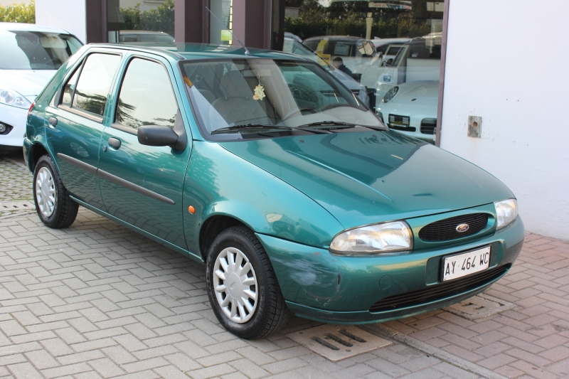 Offerta FORD Fiesta 1.3i cat 5 porte Studio