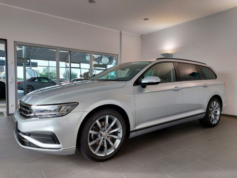 VOLKSWAGEN Passat Variant 1.6 TDI SCR DSG Business BMTa Pieve di Cento ...