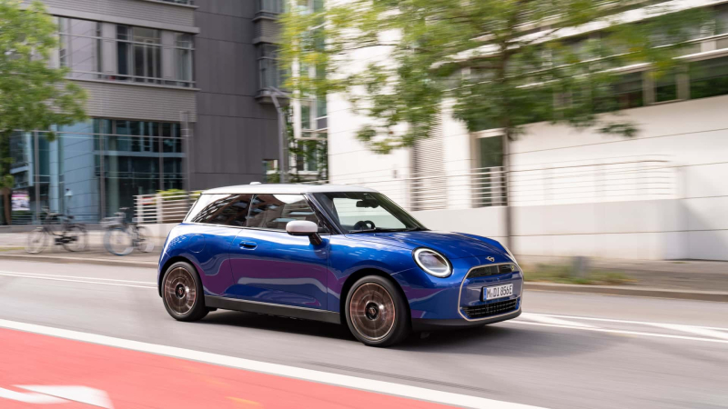 Offer MINI Mini All Electric Mini Cooper E Essential